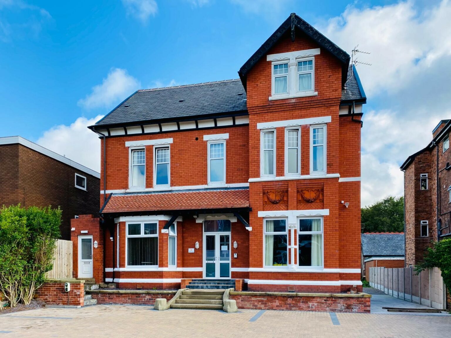 Amber House – Amber Family